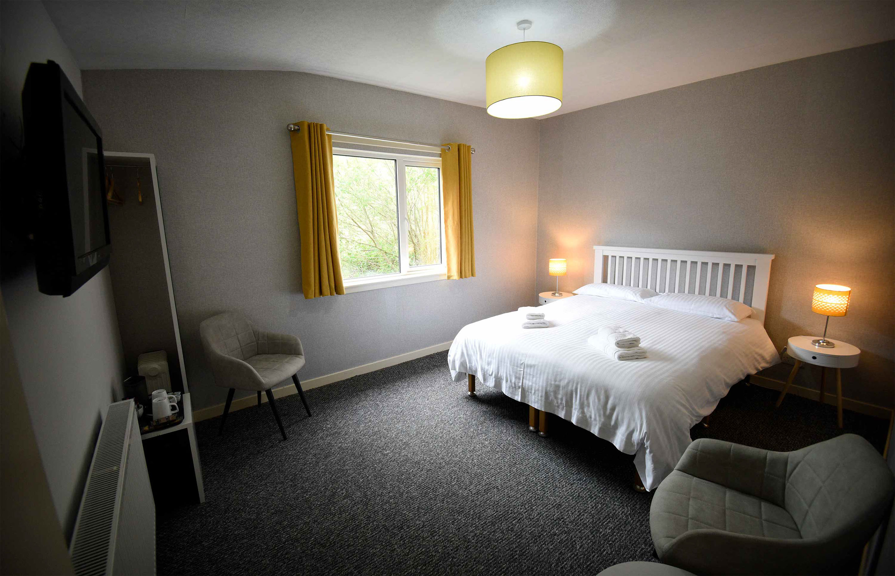 The Caledonian contains Double Twin and Family rooms en suite with free ...